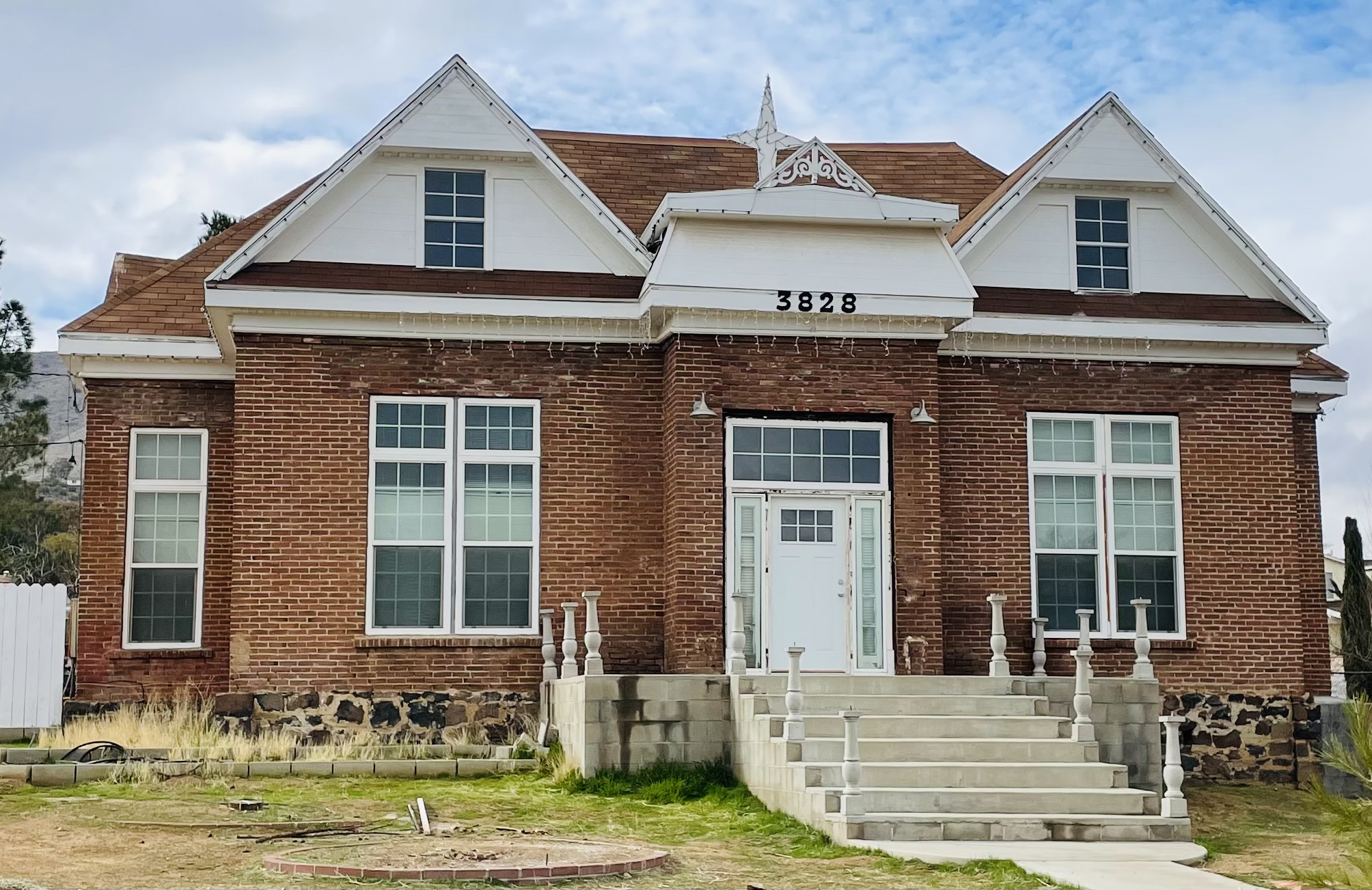 Acton's Original Red Brick School House - Justforthe.fun