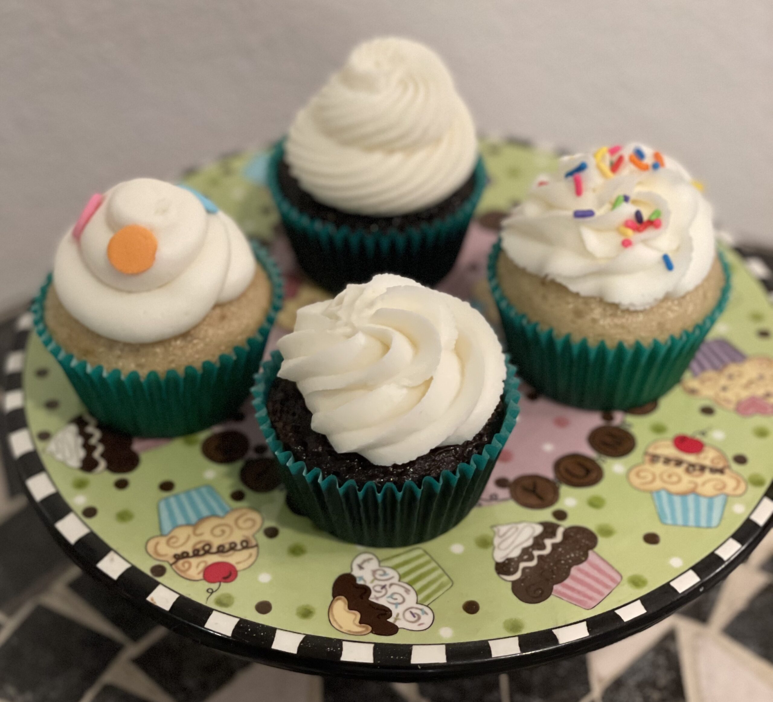 Frosting cupcakes How to decorate a cupcake - Justforthe.fun